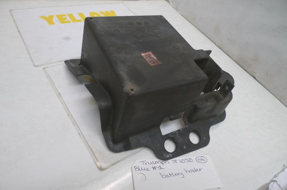 TRIUMPH SPRINT ST 1050 BIKE BREAKERS BATTERY HOLDER BOX 1 CON-D