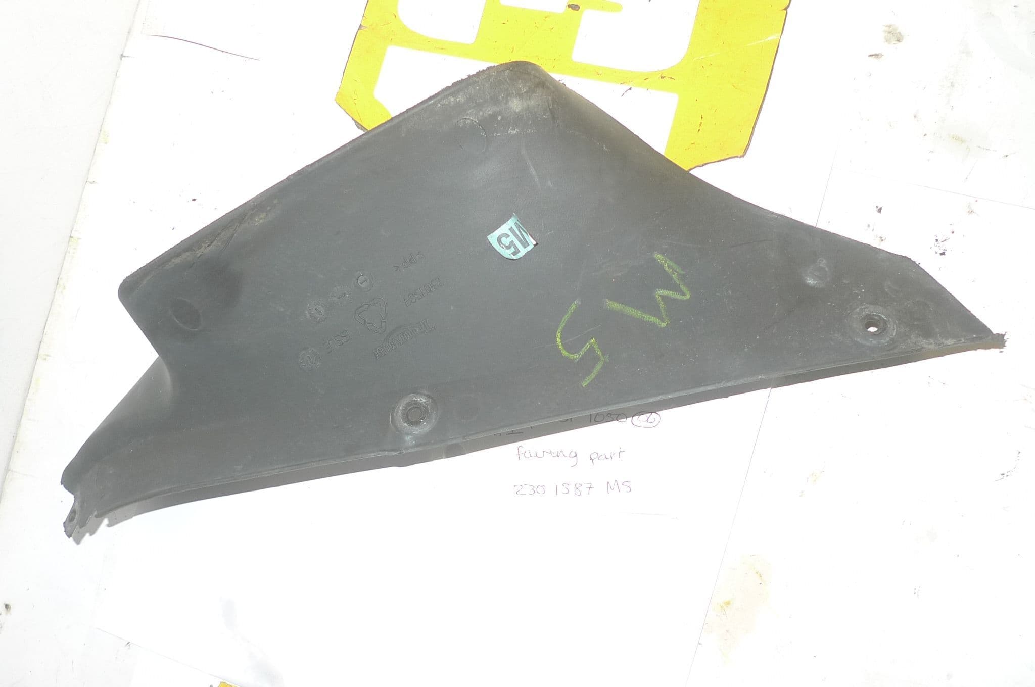 TRIUMPH SPRINT ST 1050 BIKE BREAKERS FAIRING PART 2301587 M5 1 CON-D