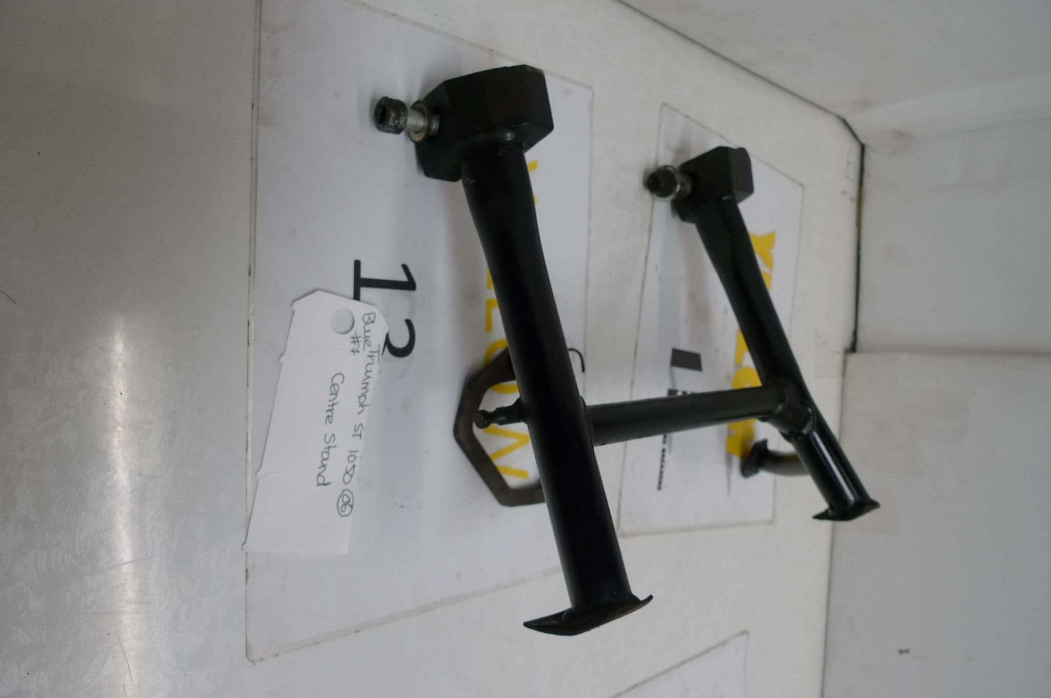 TRIUMPH SPRINT ST 1050 CENTER STAND 1 CON-D