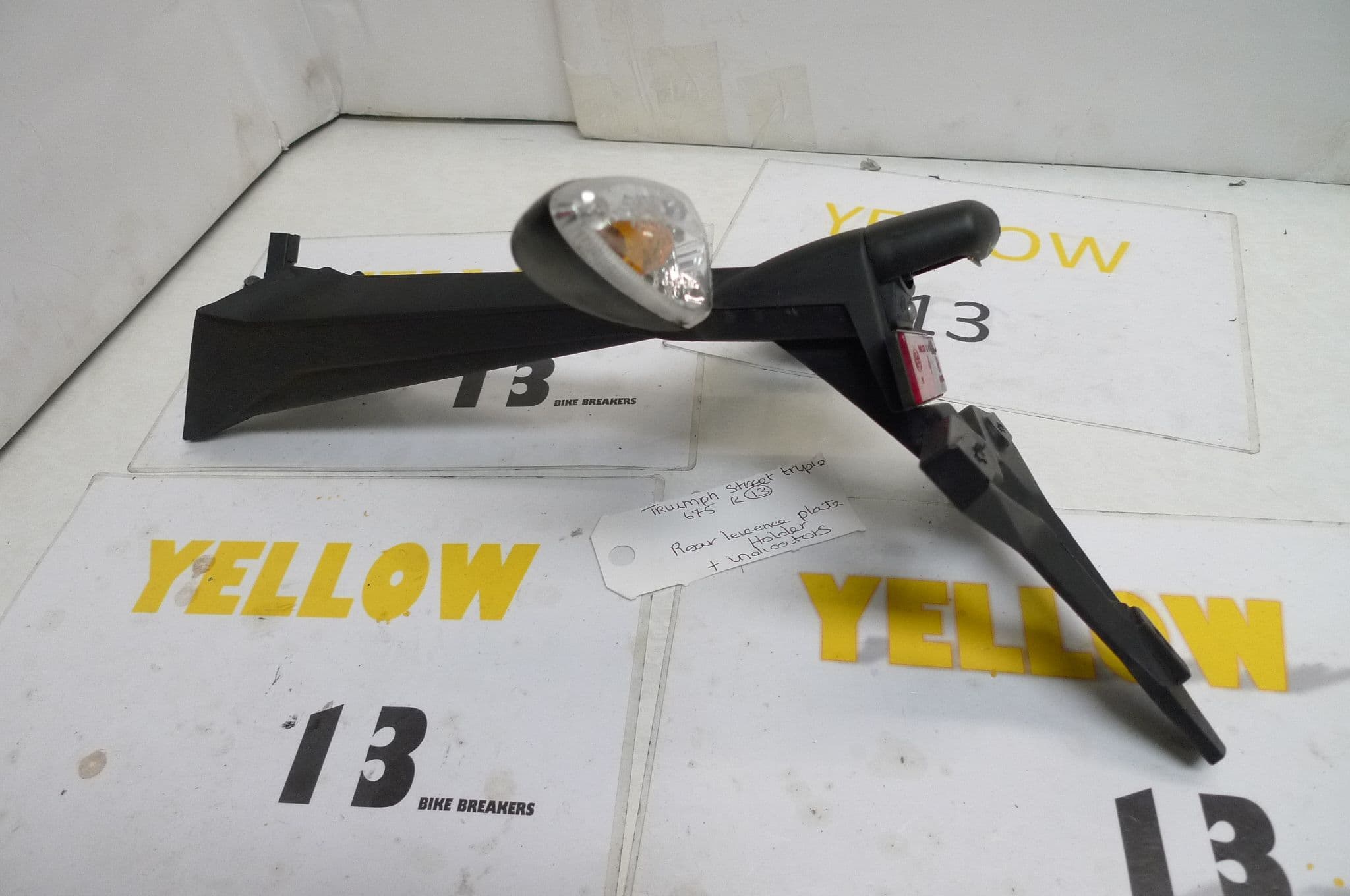 TRIUMPH STREET TRIPLE R 675 REAR LICENCE PLATE HOLDER & INDICATORS CON-B