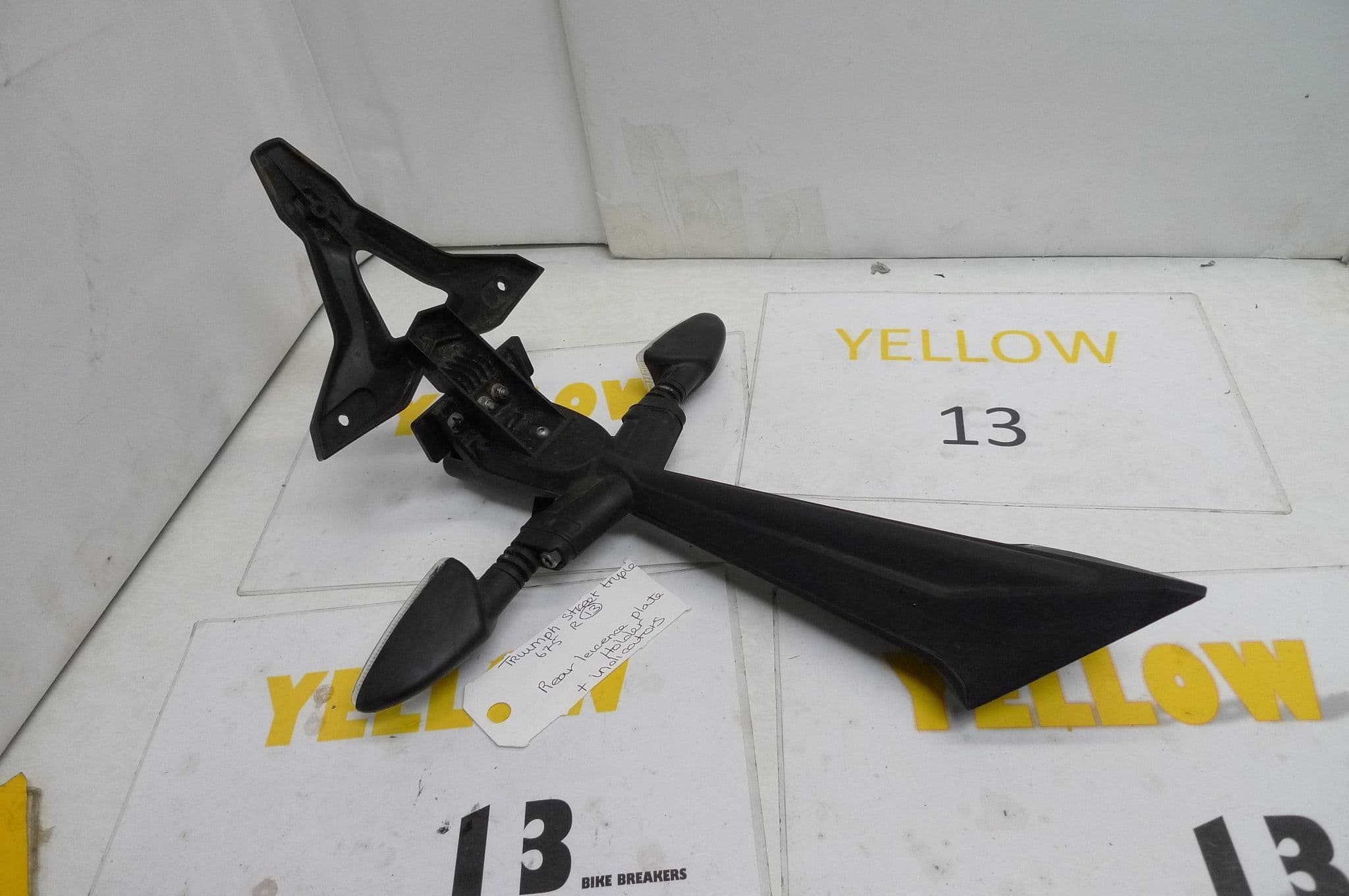 TRIUMPH STREET TRIPLE R 675 REAR LICENCE PLATE HOLDER & INDICATORS CON-B