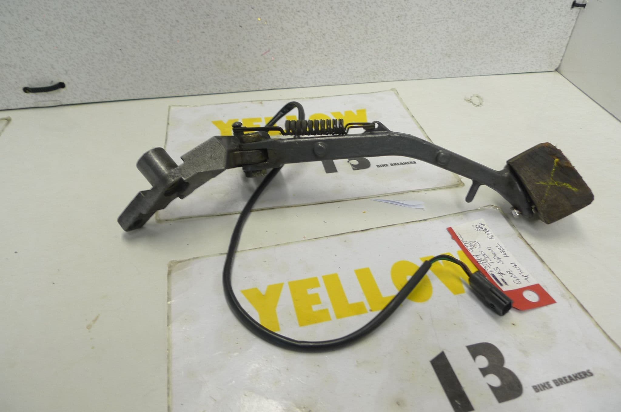 TRIUMPH TROPHY 900 SIDE STAND 3 LOC-C