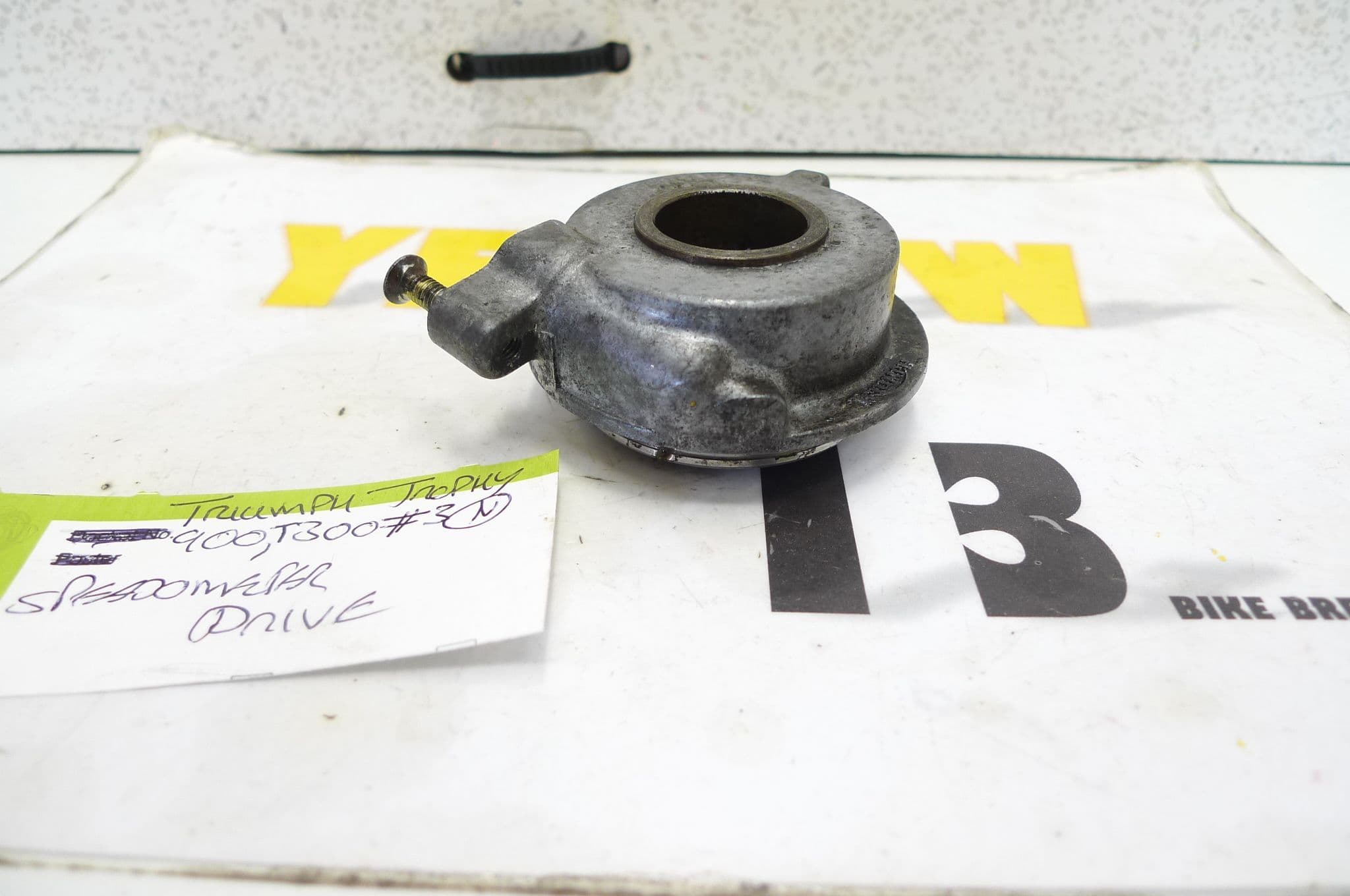 TRIUMPH TROPHY 900 SPEEDOMETER DRIVE 3 LOC-C