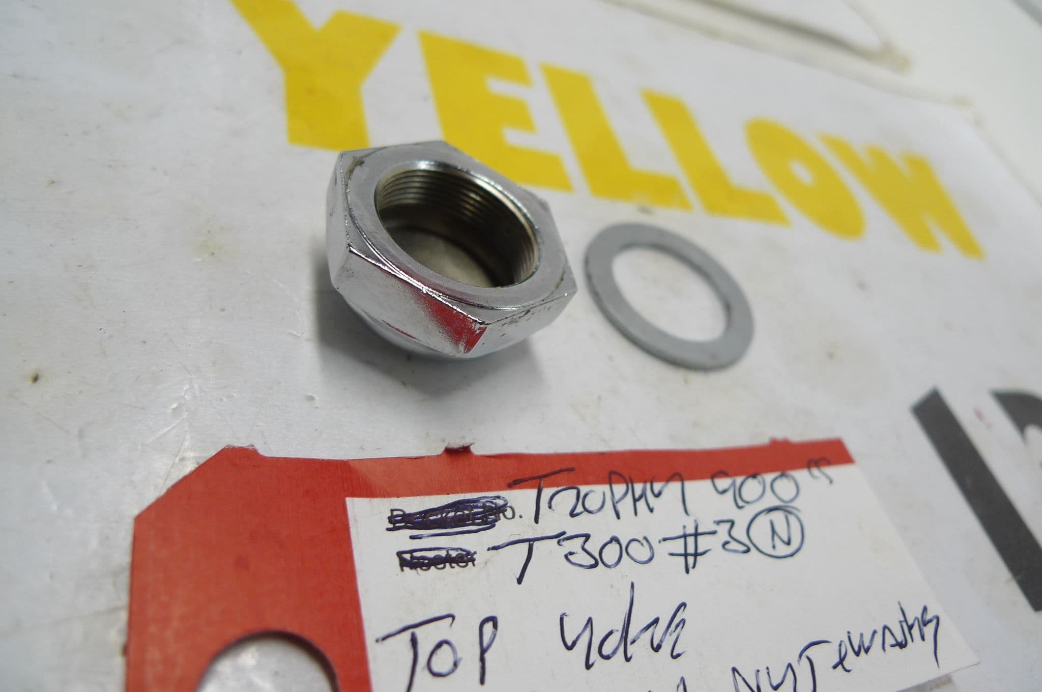 TRIUMPH TROPHY 900 TOP YOKE SPECIAL NUT & WASHER 3 LOC-C