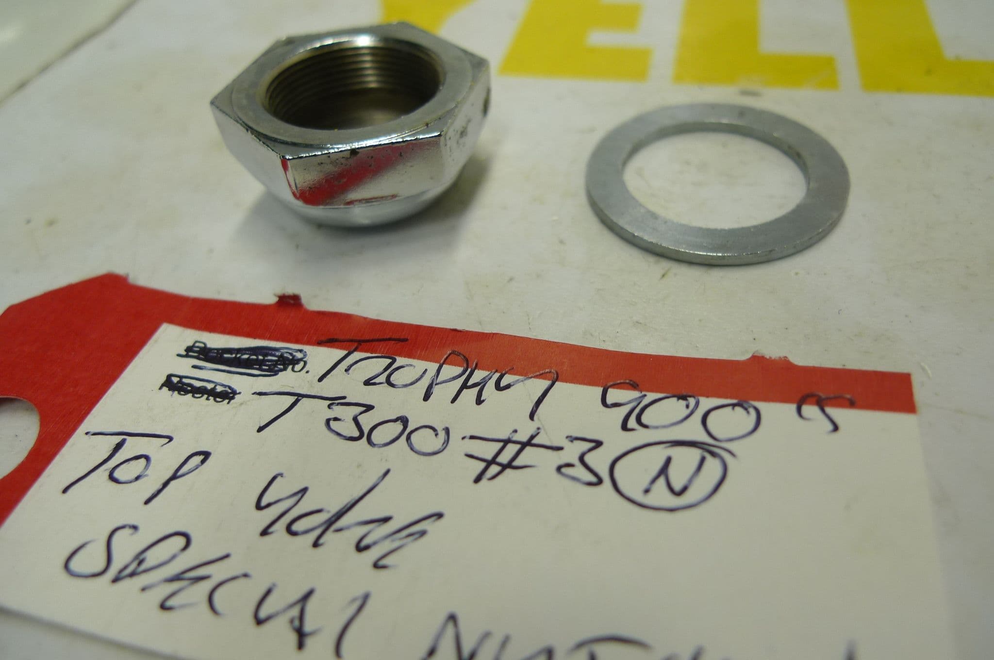 TRIUMPH TROPHY 900 TOP YOKE SPECIAL NUT & WASHER 3 LOC-C