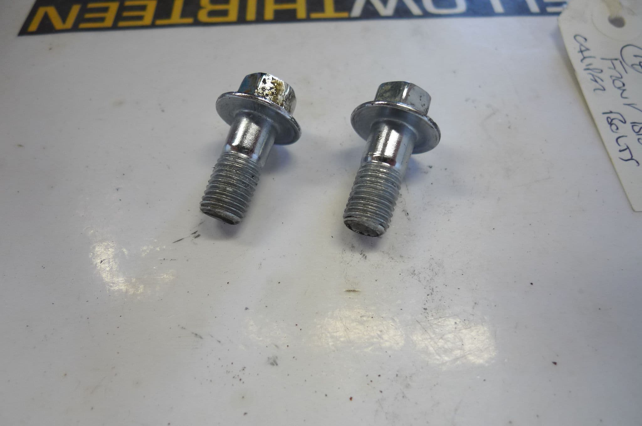 YAMAHA DELIGHT 115 FRONT BRAKE CALIPER BOLTS x2 LOC-A