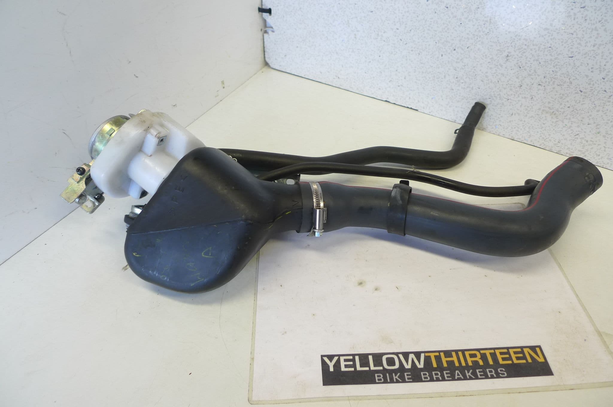 YAMAHA DELIGHT 115 FUEL TANK FILL PIPE & CAP ASSEMBLY LOC-A