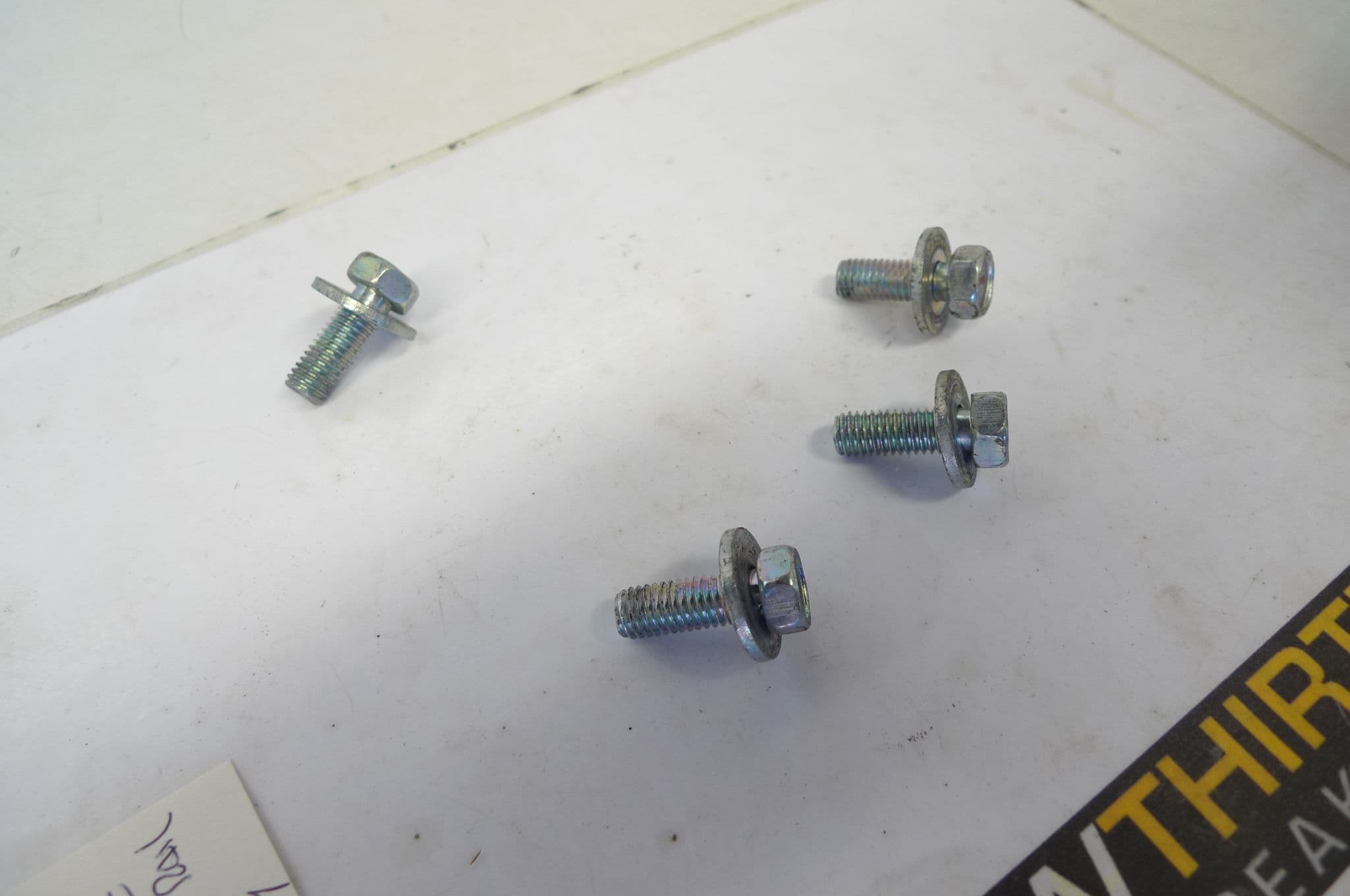 YAMAHA DELIGHT 115 PILLION GRAB RAIL BOLTS x4 LOC-A