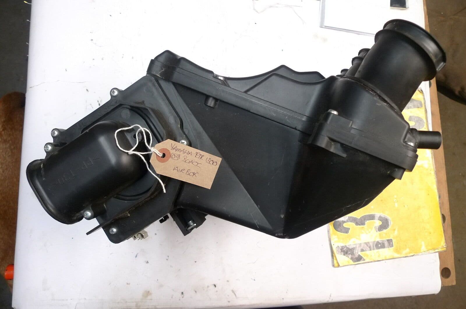 YAMAHA FJR1300 AIRBOX AIR BOX & x28;LOC-C& x29;