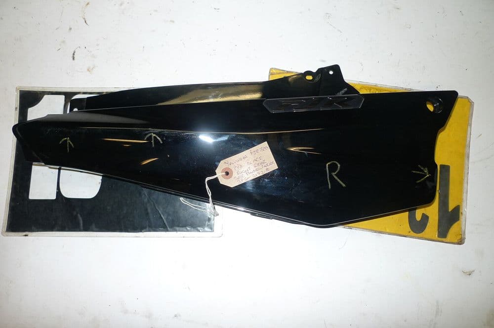 YAMAHA FJR1300 FJR 1300 RIGHT REAR SIDE PANEL FAIRING 3P6-21721 R LOC-C