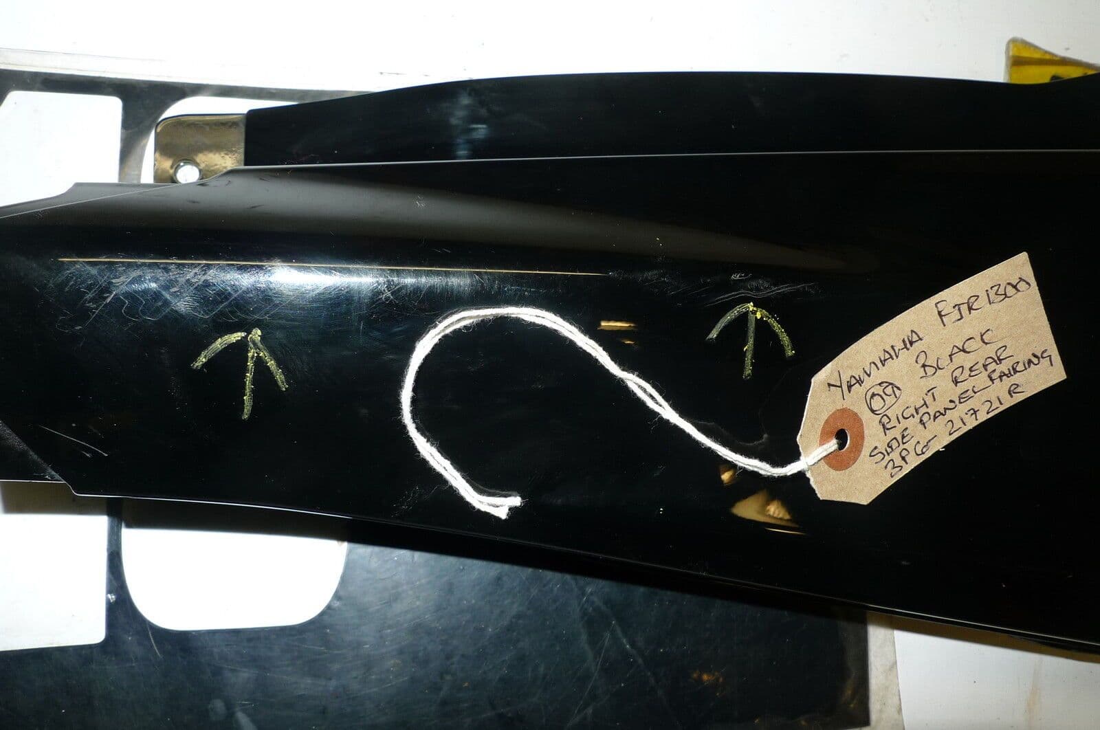 YAMAHA FJR1300 FJR 1300 RIGHT REAR SIDE PANEL FAIRING 3P6-21721 R LOC-C