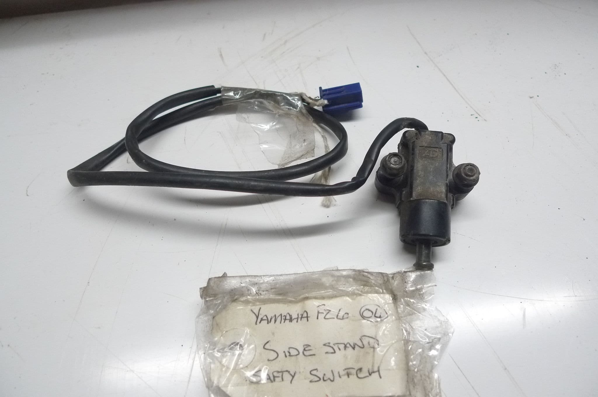 YAMAHA FZ6 SIDE STAND SWITCH LOC-C