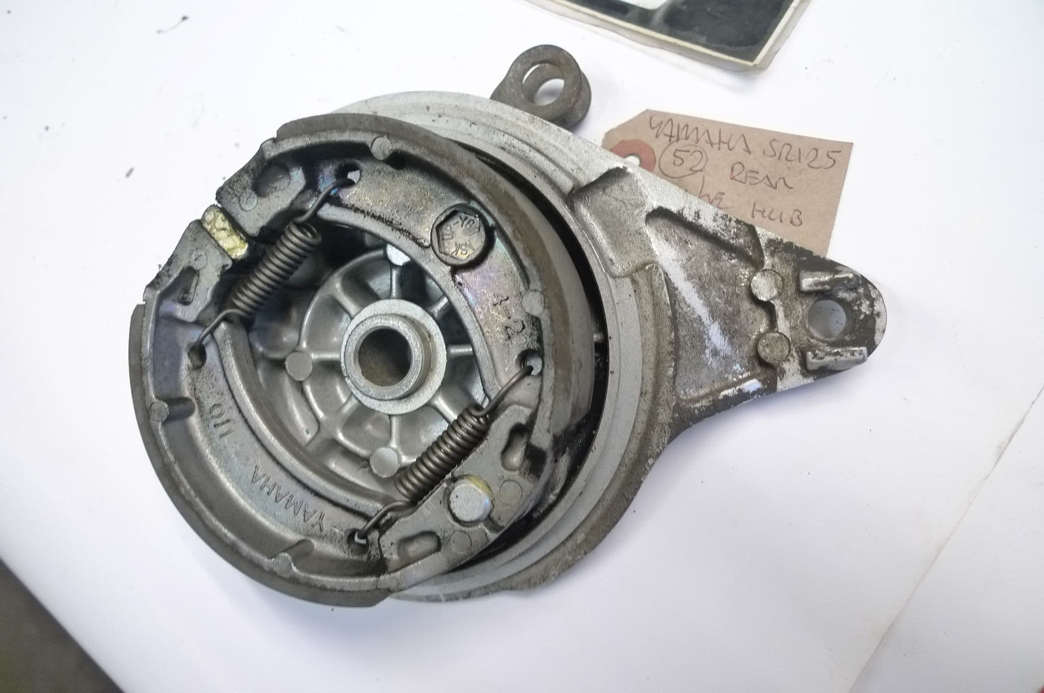 YAMAHA SR125 REAR BRAKE HUB LOC-C