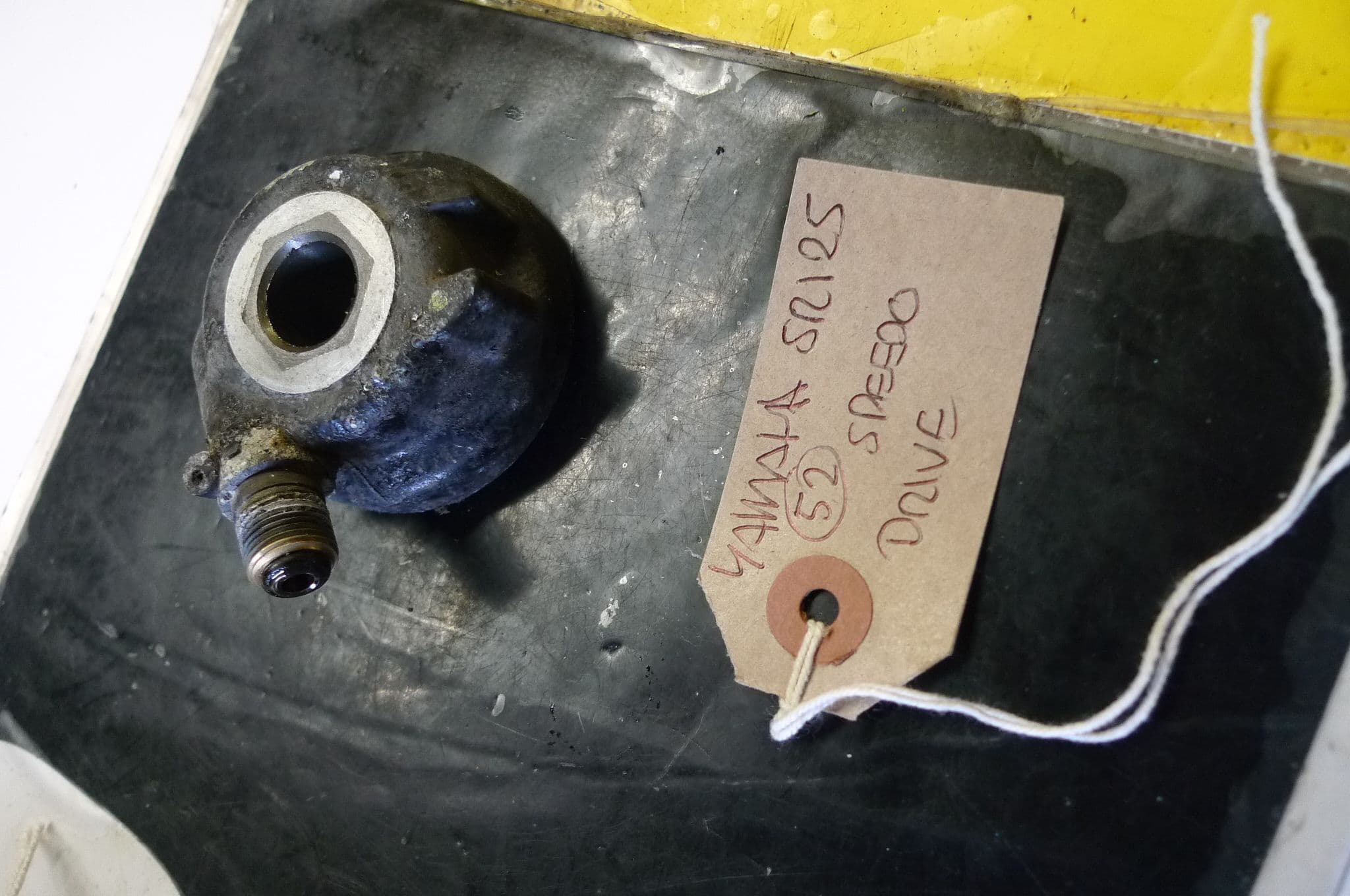 YAMAHA SR125 SPEEDOMETER DRIVE UNIT LOC-C