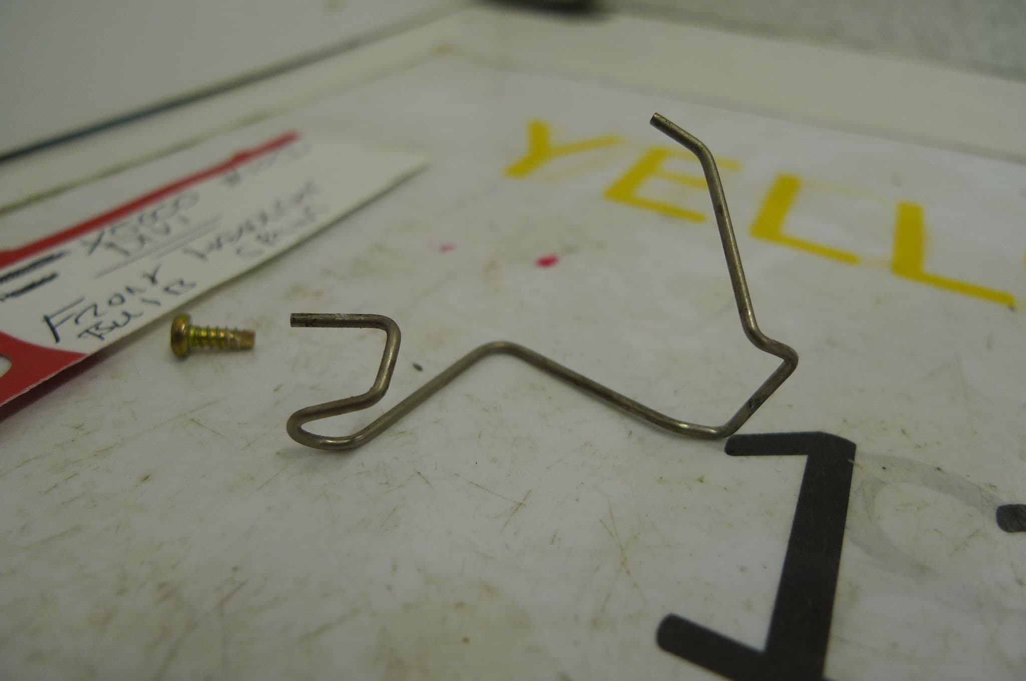 YAMAHA XJ600 DIVERSION FRONT HEADLAMP BULB SPRING HOLDER 10 LOC-C