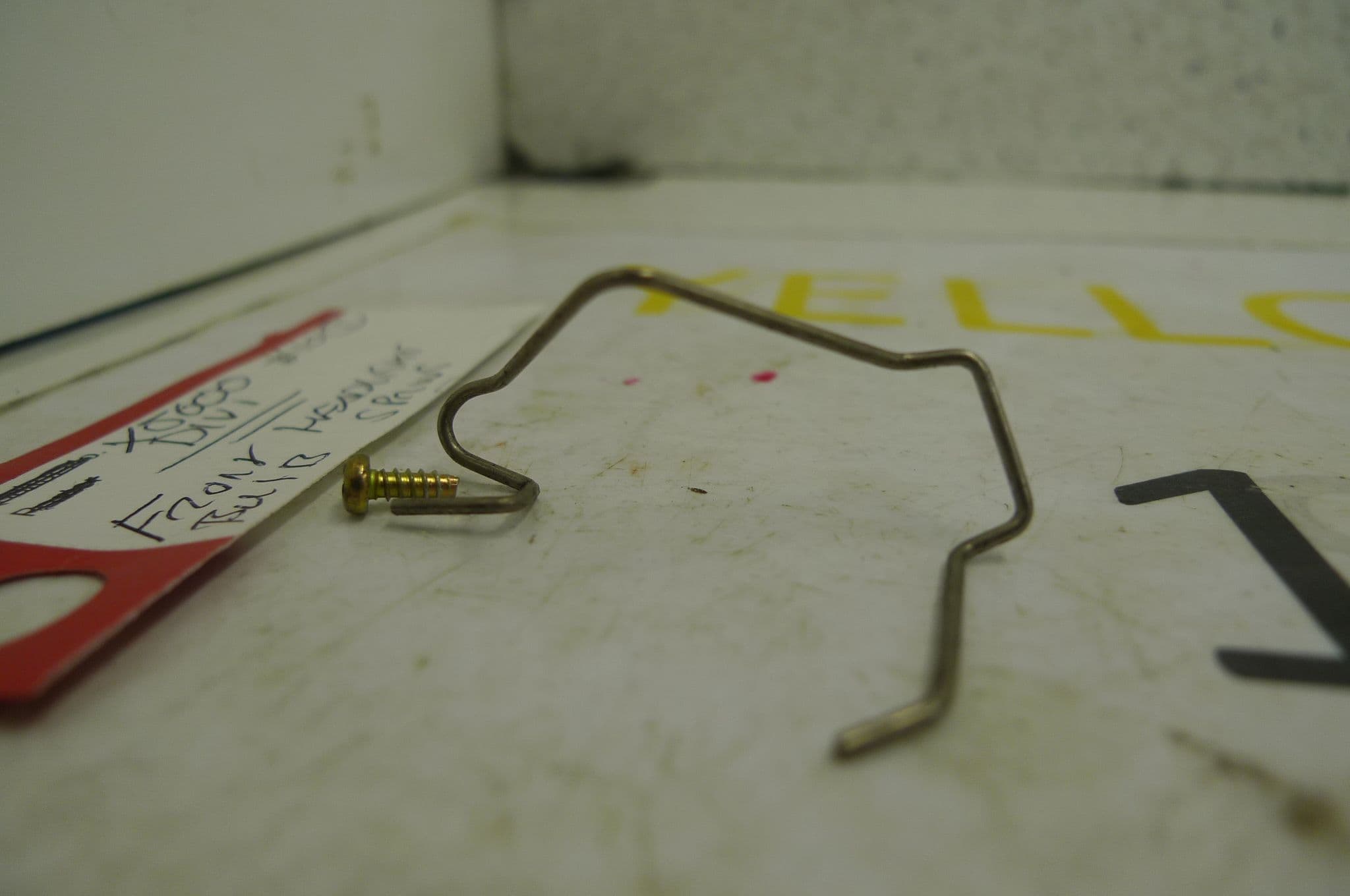 YAMAHA XJ600 DIVERSION FRONT HEADLAMP BULB SPRING HOLDER 10 LOC-C