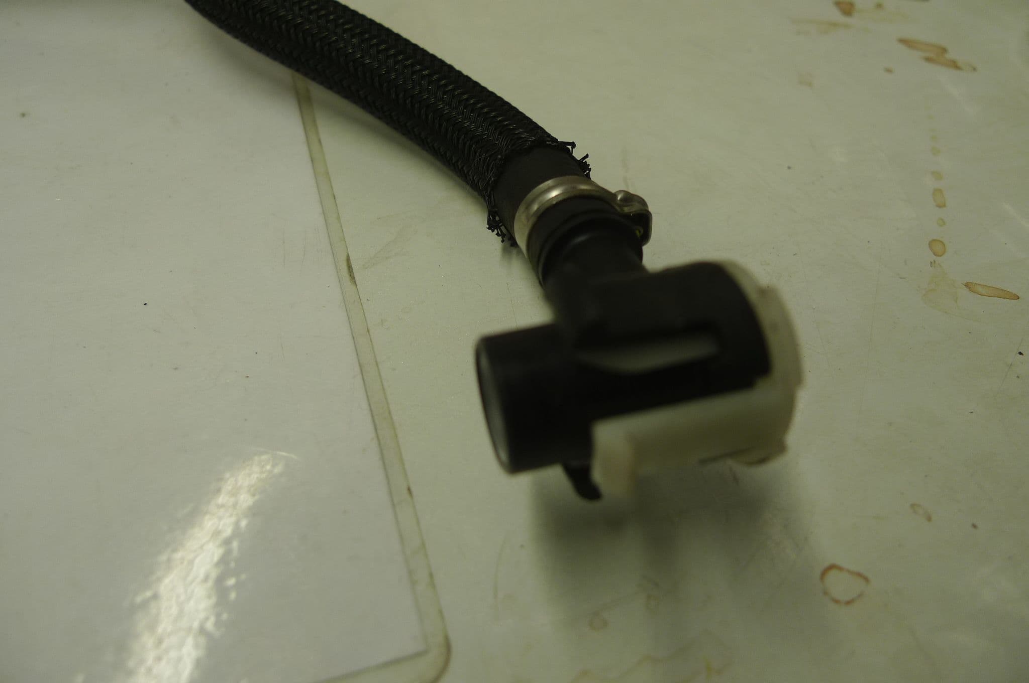 YAMAHA YZF-R 125 R FUEL LINE HOSE PIPE MAIN LOC-F