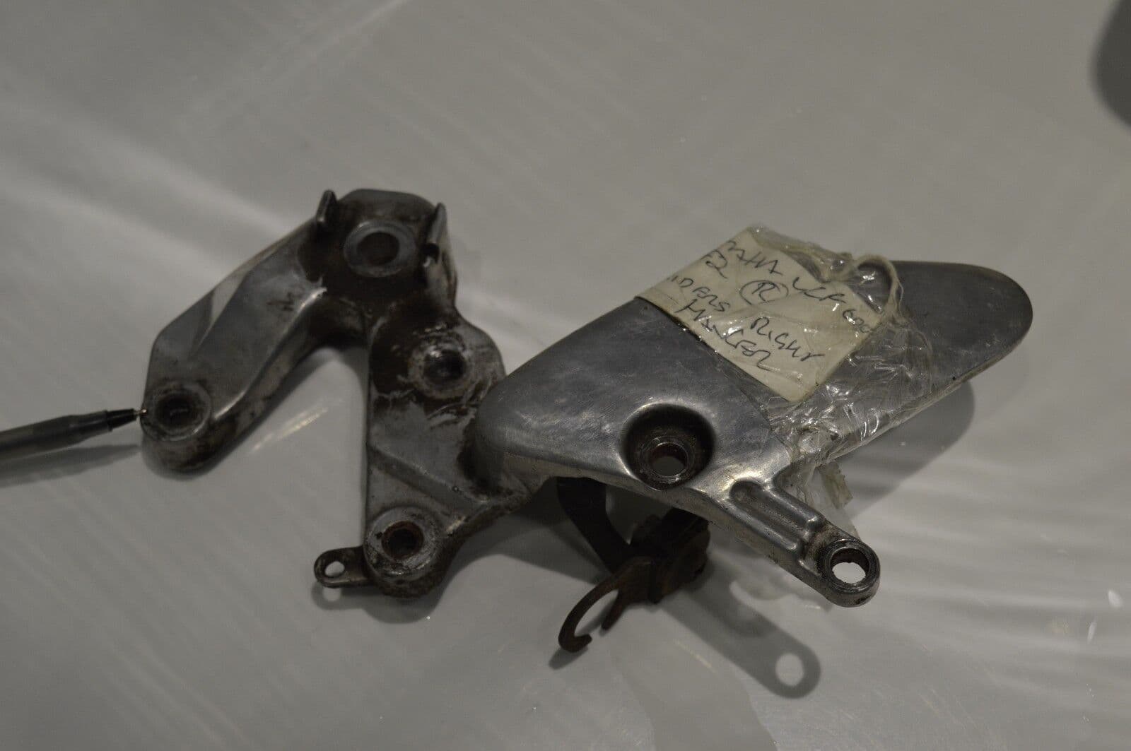 Yamaha YZF600 THUNDERCAT RIGHT RIDERS FOOT HANGER 2 LOC-C