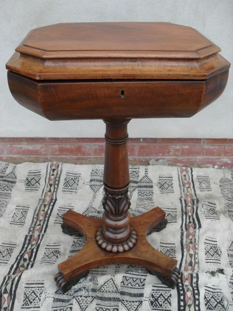 William IV Mahogany Teapoy Set on Four Carved Feet